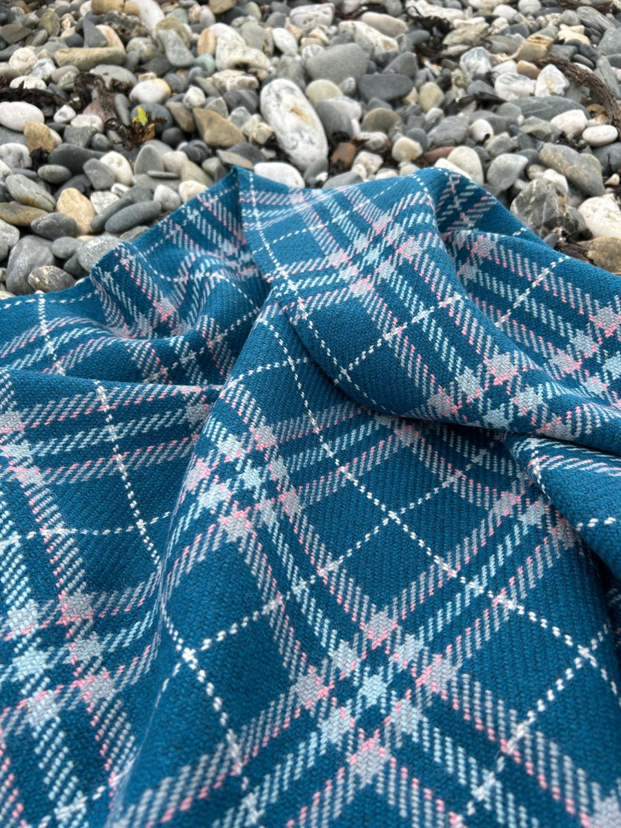 'Shoreline' Handwoven Shetland Cloth – Mackenzies Farm Shop
